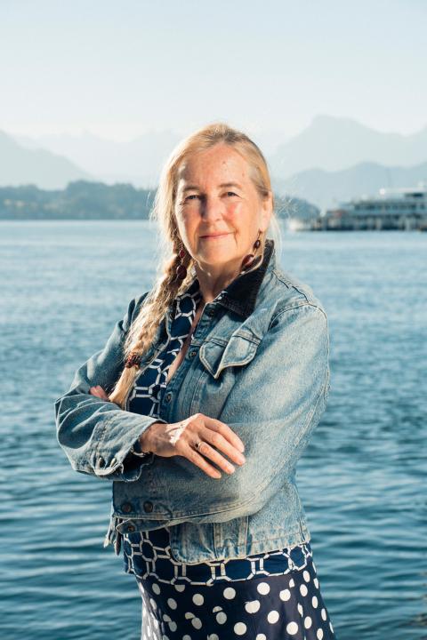 Porträt Alice Schmid: Mit dem Hexentrick zur Erinnerung | WOZ Die ...